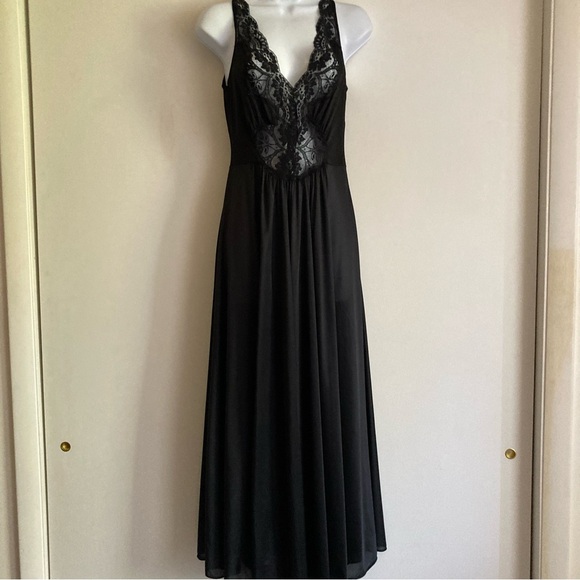 Vanity Fair | Intimates & Sleepwear | Vintage Vanity Fair Long Black ...